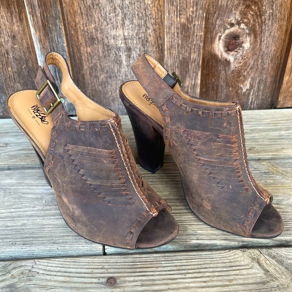 Mossimo Supply Co. | Shoes | Leather Peep Toe Slingback Boho Heels ...